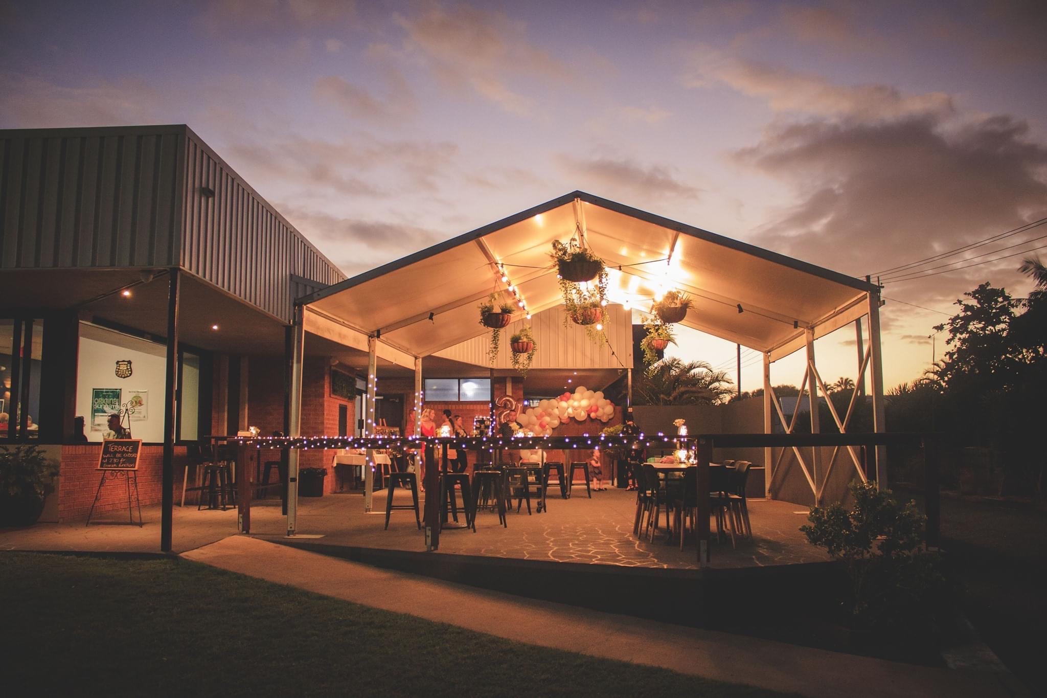 The Terrace - The Seabreeze Hotel | Mackay