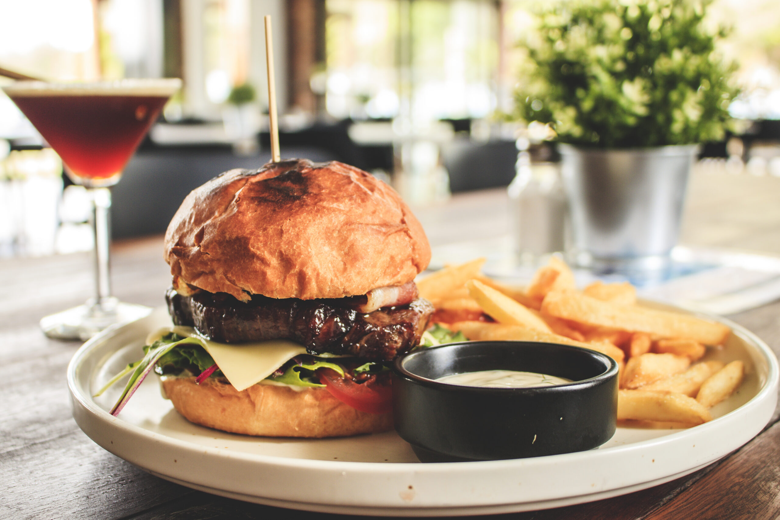 Food & Drinks - The Seabreeze Hotel | Mackay